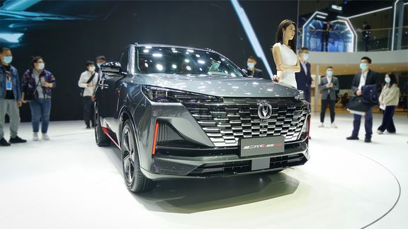 上海车展丨第二代长安CS55 PLUS,内外再升级,运动居家全能型