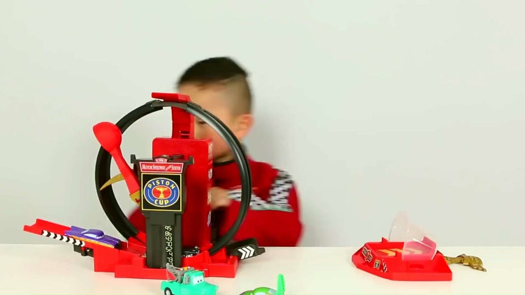 别动我要自己设计一个好看的车标。