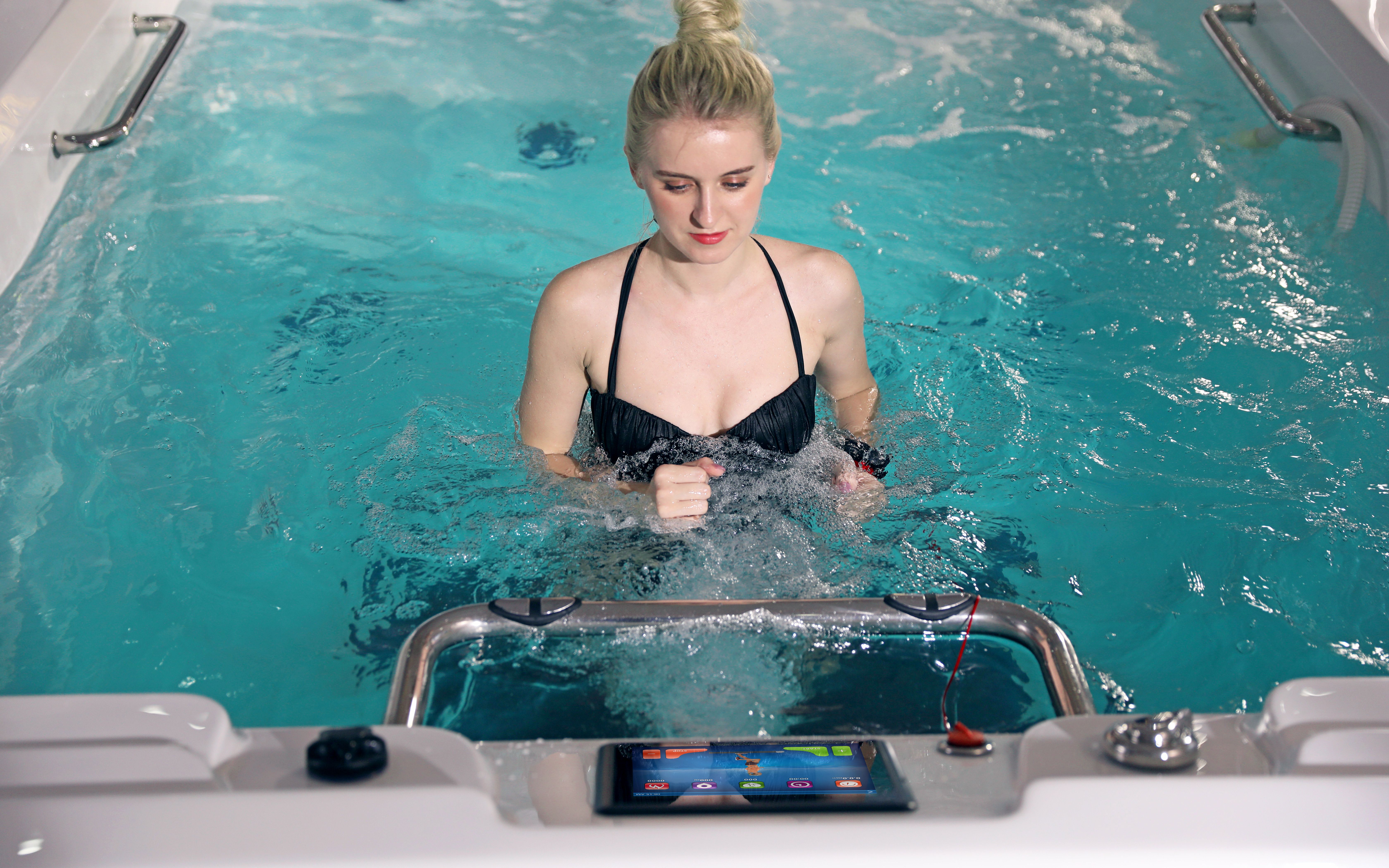 健之杰垂直电动升降柱式老人康复理疗池带水下跑步机