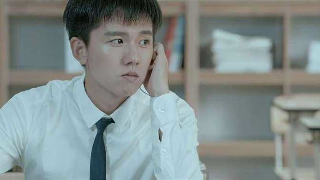 陪你到世界终结:致敬青春,张耀的眼里都是她,在一旁默默关心