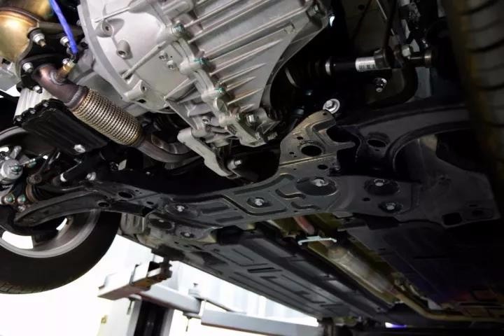 双层悬架结构、大面积底盘护板,宝骏510不输合资车