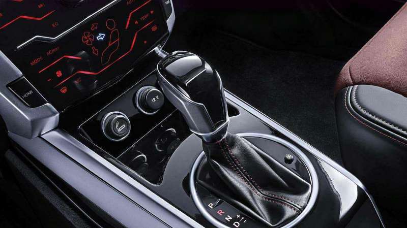 自动挡在行驶过程中,如果换L档要怎么操作