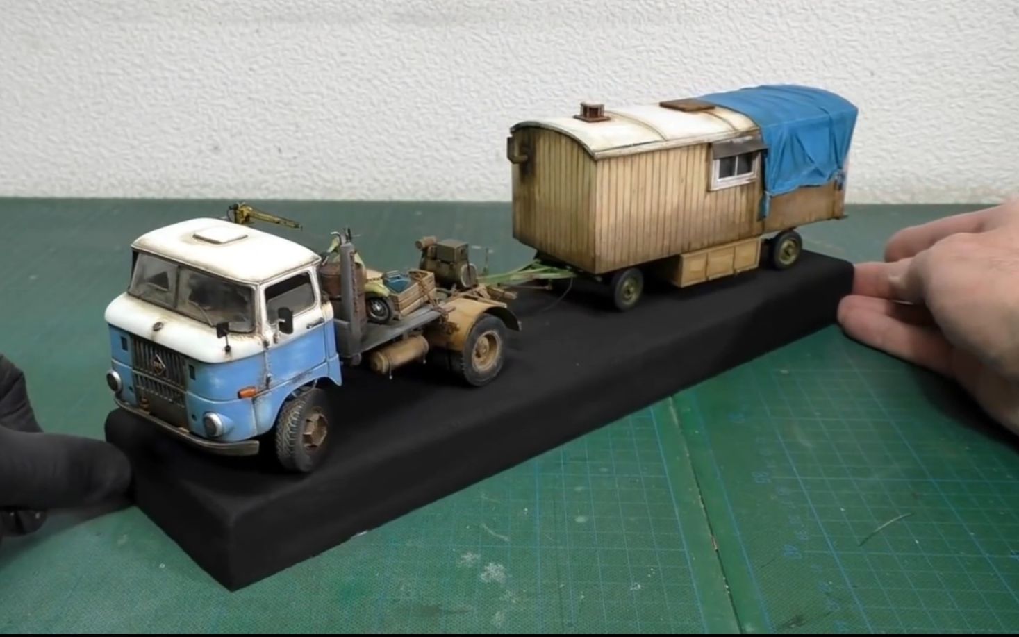 【微缩场景模型制作教程】拖挂破旧房车微缩模型涂装教程