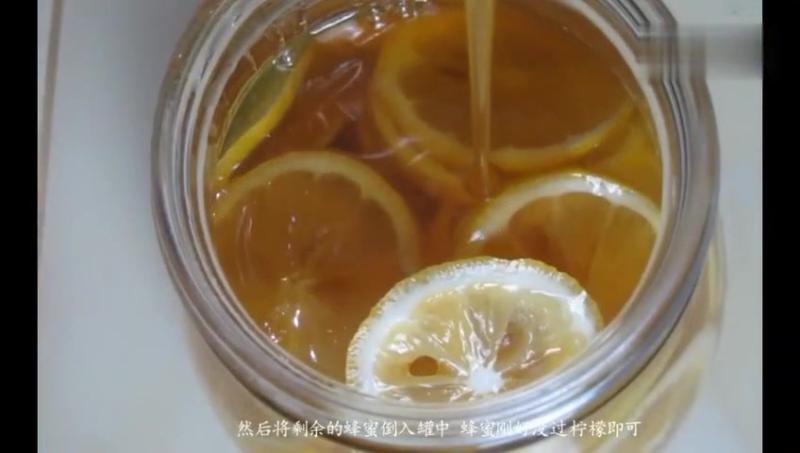 这样储藏柠檬,保存时间长容易携带,就不用担心吃不完