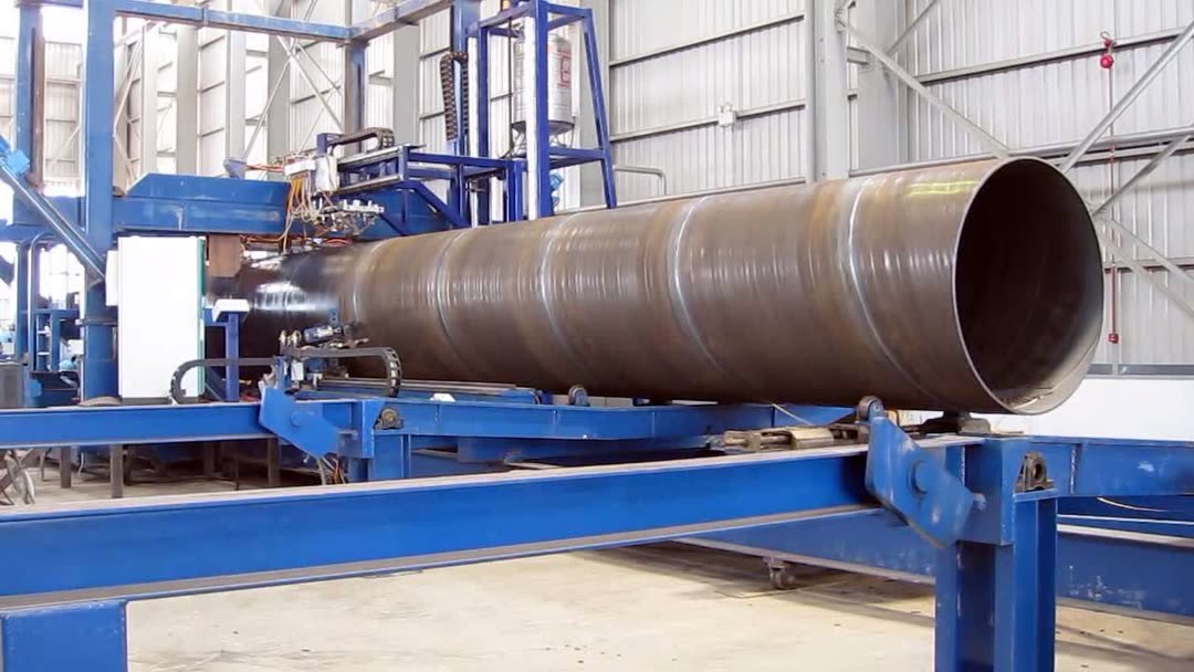 原来大型铁管是这样生产制作出来的,跟我想象中的有点不太一样