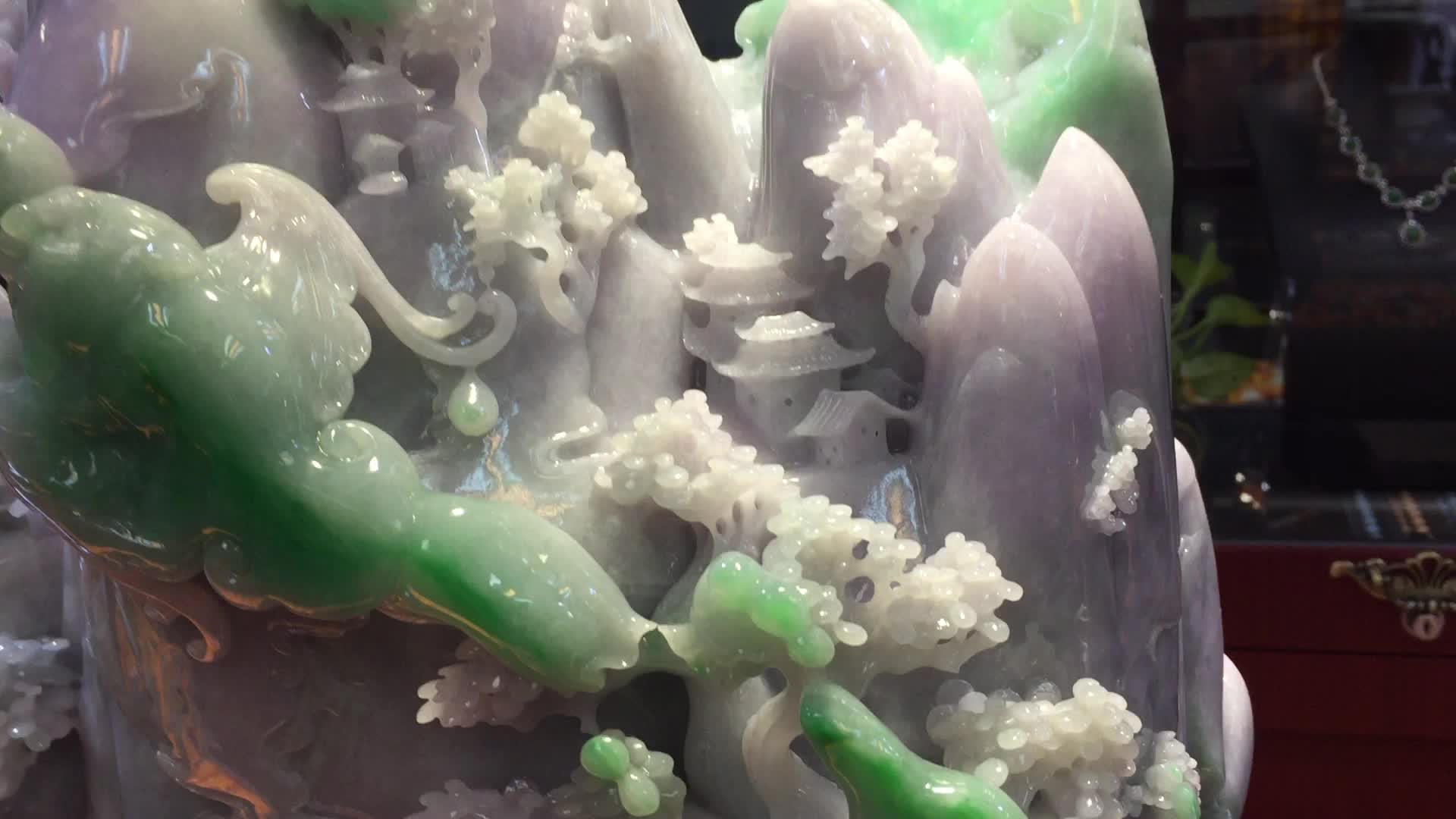 价值百万的翡翠与和田玉都长啥样