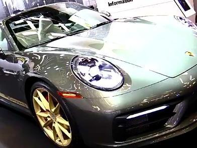 这款敞篷是不是满足你对跑车的所有幻想?