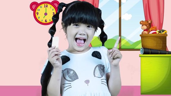 小朋友们在城堡里面和各种各样的表情宝宝一起玩游戏