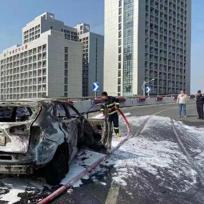...公司已经关注到该事件,确认不是混合动力车型。并表示该事件为个例,...