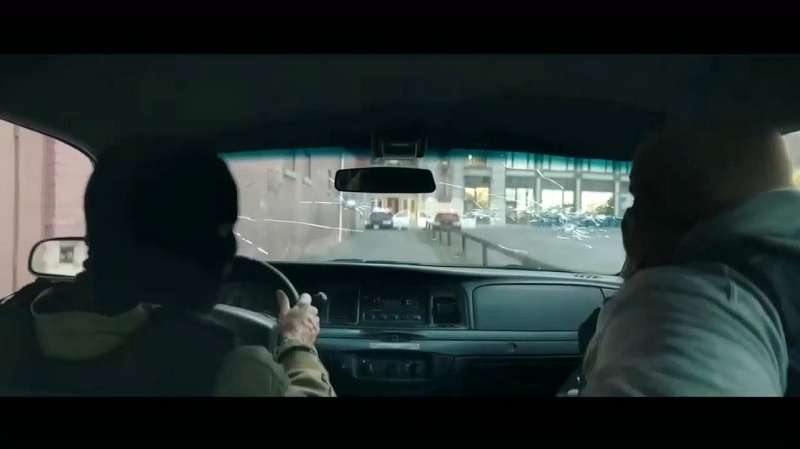 开片就干武装劫匪和特警疯狂对射,最新欧美动作片,赶紧推荐