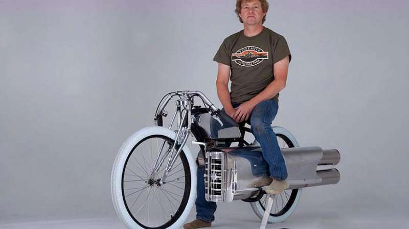 小伙发明自行车配件神器,老板们直接投资400万,1秒变成电动车!