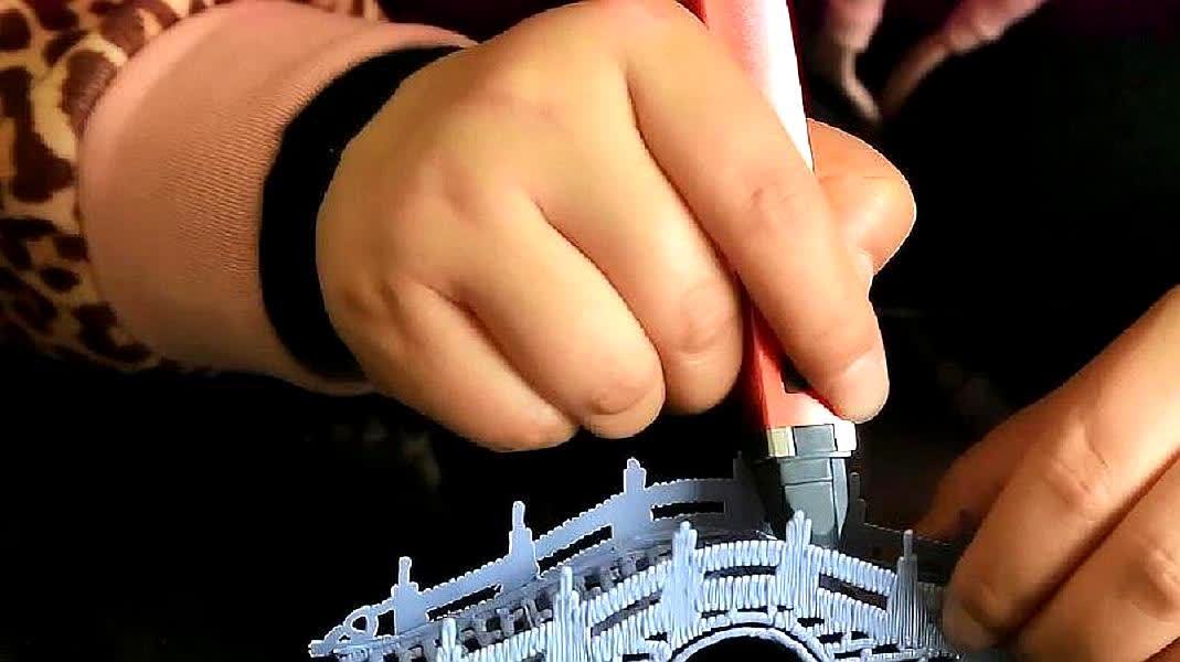 牛人发明3D打印笔,随心打造立体玩具,这才是真正的马良神笔!