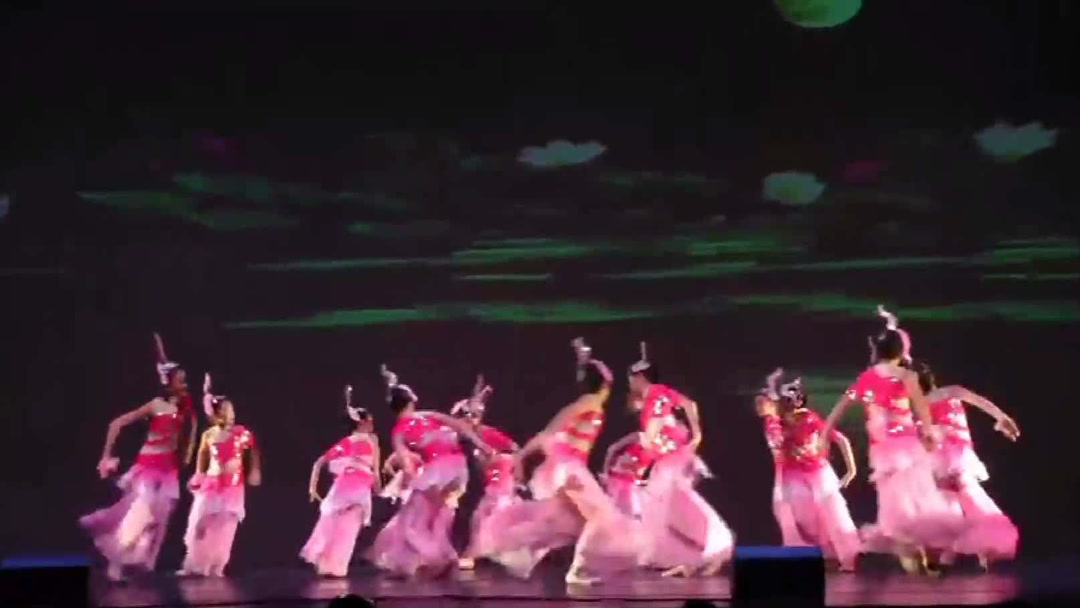 2019最火抖音舞蹈古典舞蹈视频《唧唧鱼儿跃》古风民族舞蹈群舞!