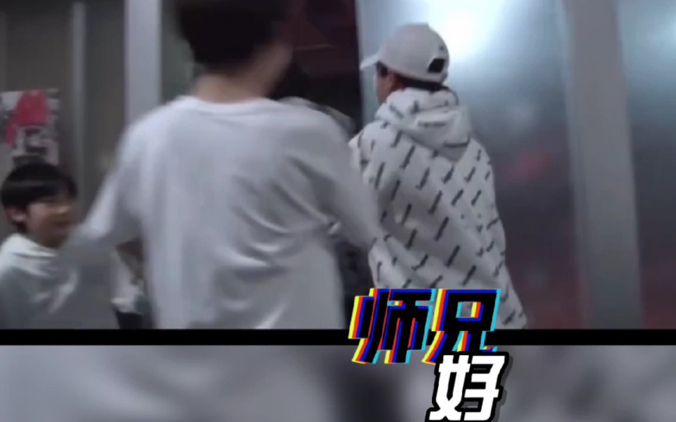三代已经开始手撕四代的伞了![tf家族]