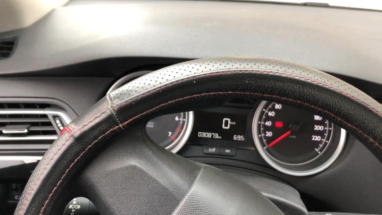 手动挡错误操作,油门踩到底车子还是没劲,挡位越高不是动力越猛