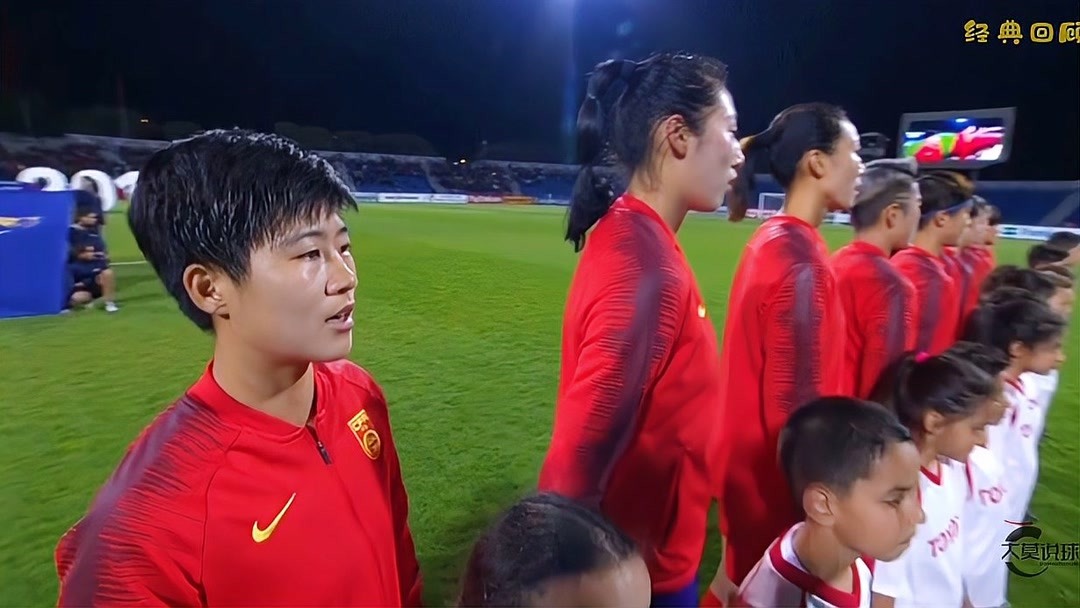 中国女足8:1约旦!王霜带帽李影双响!对方门将都要急哭了!