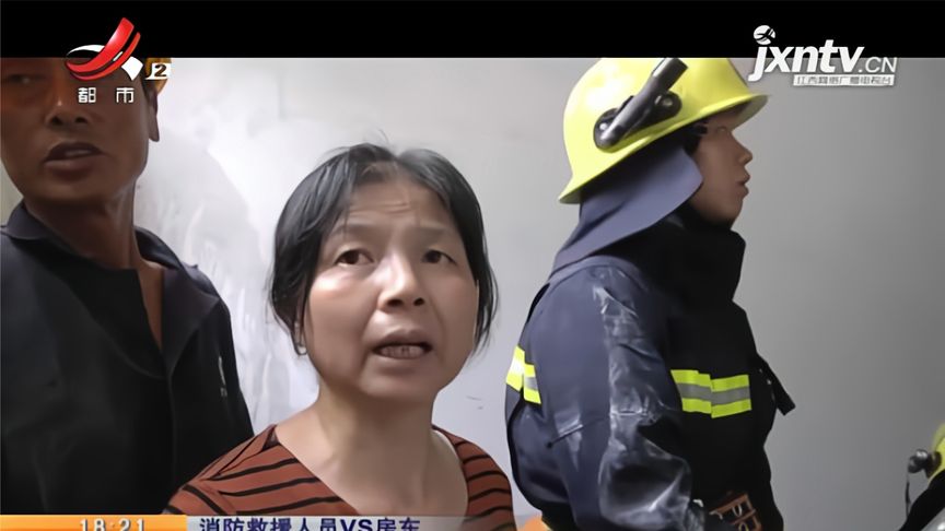 【救在现场】宜春:卧室起火 他说是充电宝爆炸引起的