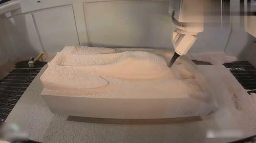 用机床雕一辆保时捷模型,这编程看起来还是很厉害的