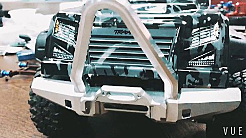 ...暴力改装,前倾式三角保险杠!真车不敢这么改,模型车带你上路激情碰撞!