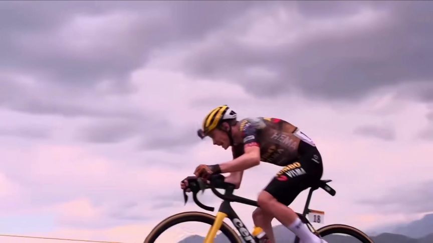 2022年环法第11赛段,珍宝施展车轮战,轮番进攻波加查