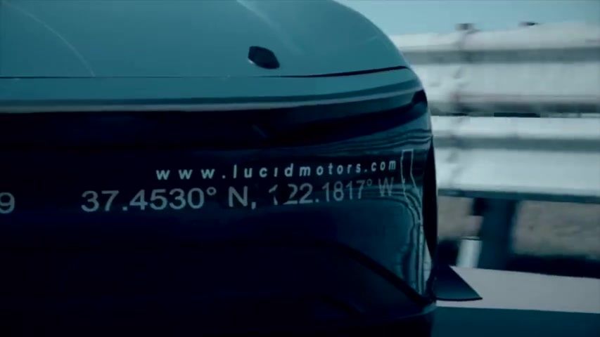 号称特斯拉天敌的电动汽车品牌首款车上道测试,速度秒杀所有