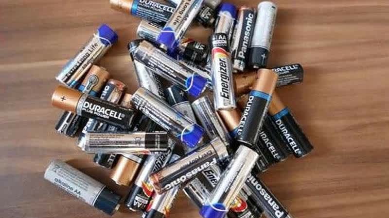 废旧电池可别扔,留家里别提多"值钱",知道的不多,提醒家里人