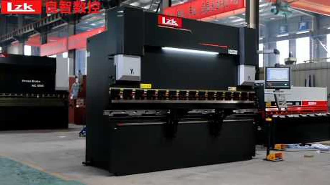 安徽良智数控折弯机 搭配SNC53系统,8+1轴