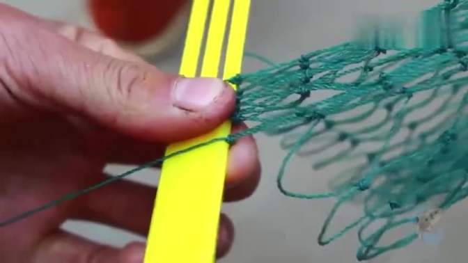 织抄网兜,撒网,用这种织法,不滑扣,织起来速度快