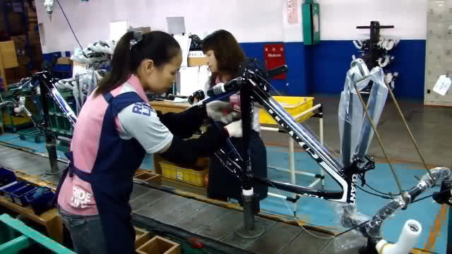 捷安特自行车生产过程,卖的这么便宜似乎有了道理