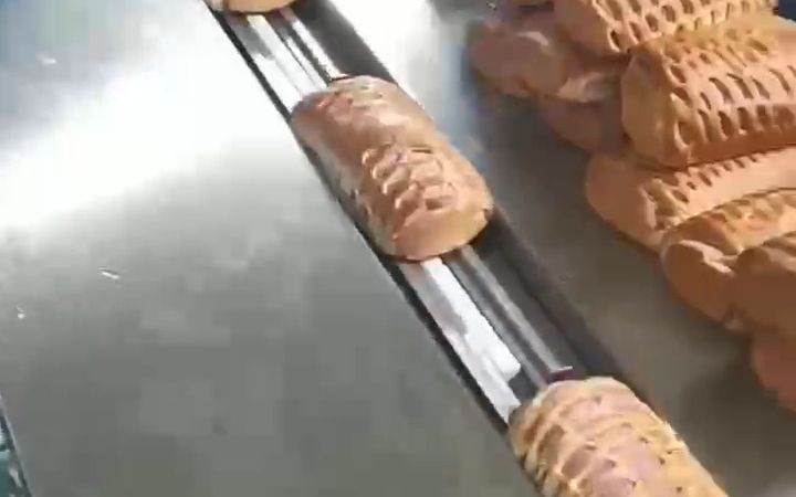 面包枕式包装机 汉堡糕点包装机 济南卧式包装设备