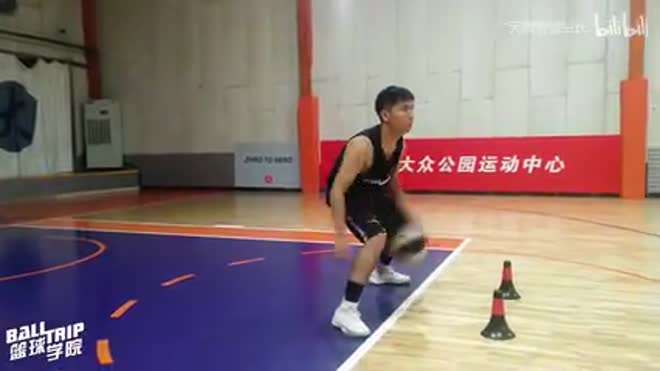 老胡篮球课堂:胯下运球到底怎么练?实战必备过人基本功!