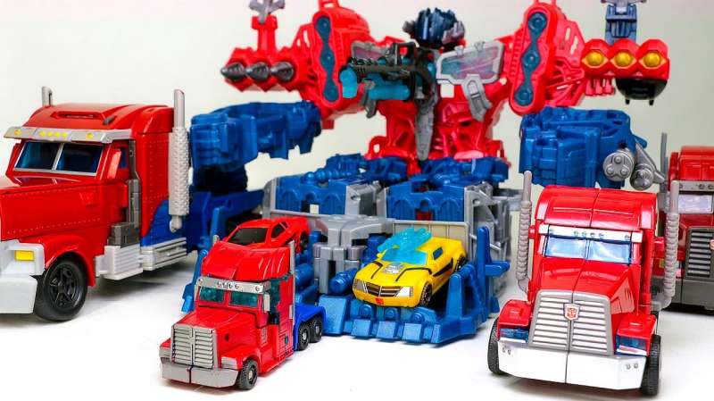 不同车型的擎天柱机器人工程车卡车汽车模型玩具