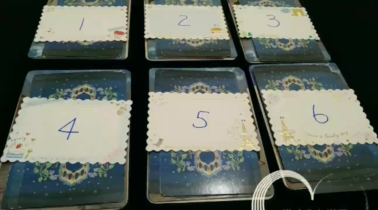 塔罗占卜:他有多喜欢你?他会给你什么?(上)