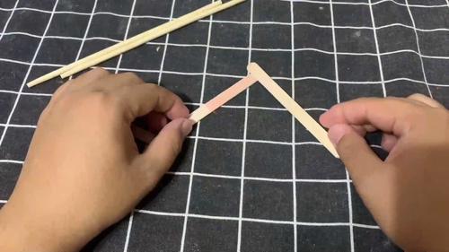 一次性筷子和雪糕棍别扔,巧妙组合放在家里,废物利用,节约环保