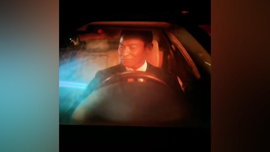 #刘德华#人潮汹涌 华哥:明天就要上班了,今晚来帮你捧场