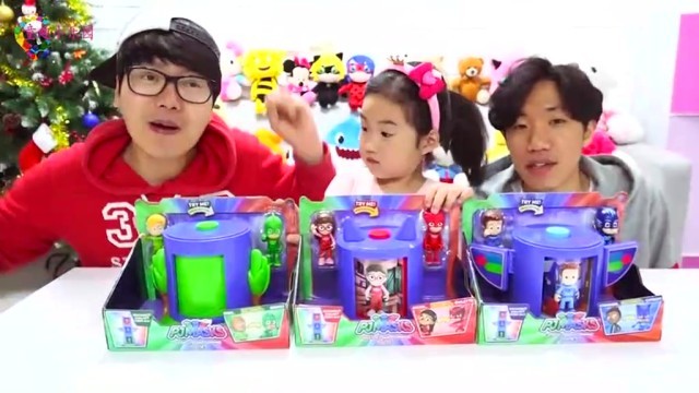 萌宝乐园!萌宝和奇古兰睡衣三剑客玩具游戏