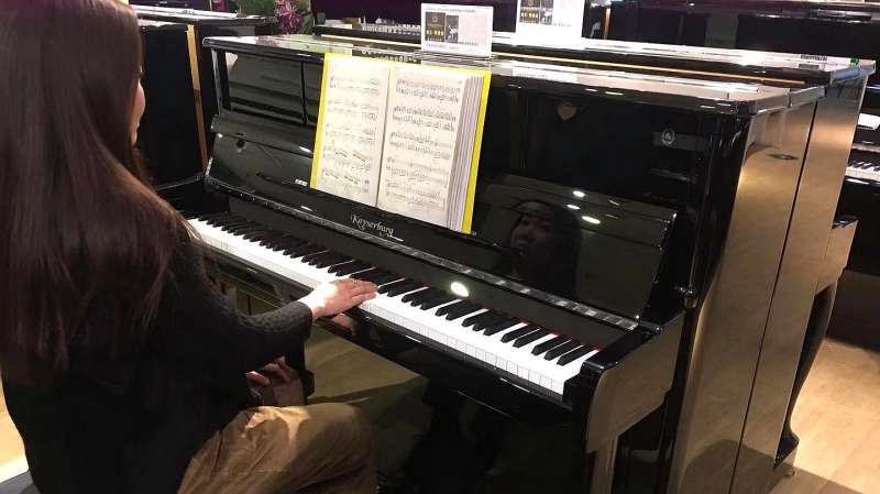 恺撒堡钢琴版《童年的回忆》,好听而又有回忆