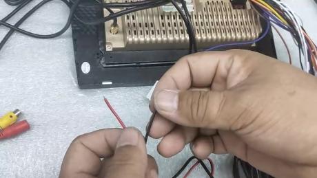 安卓大屏导航后视摄像头倒车影像接线方法讲解