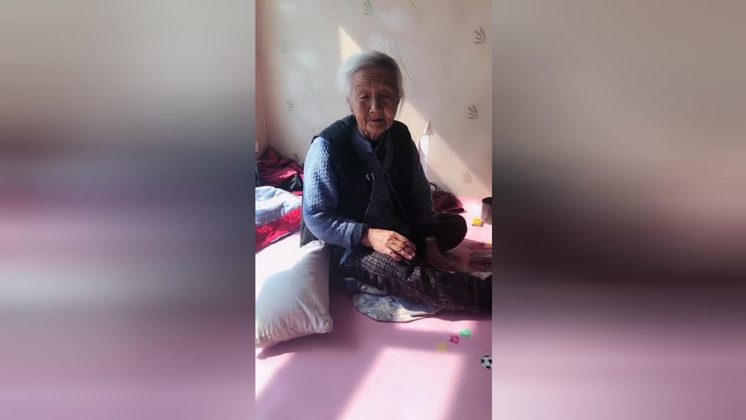 奶奶不认识羽绒服,只认识棉花,剪开一看,全是鹅毛～给奶奶气的全扔了,...