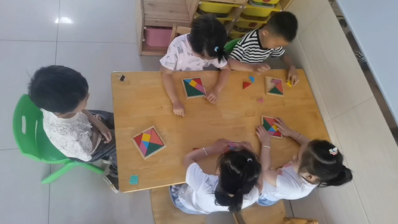 我和妈妈齐心协力制作课件视频