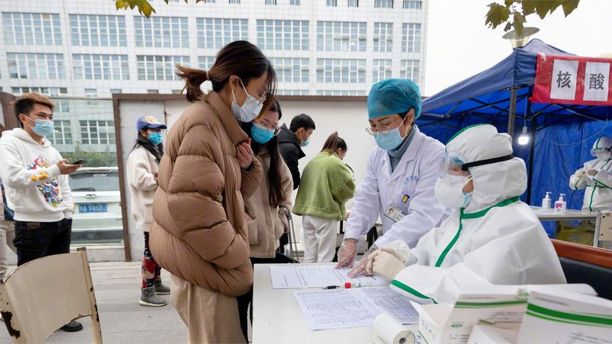 成都:已累计核酸检测采样73.9万人,检出14份环境样本阳性