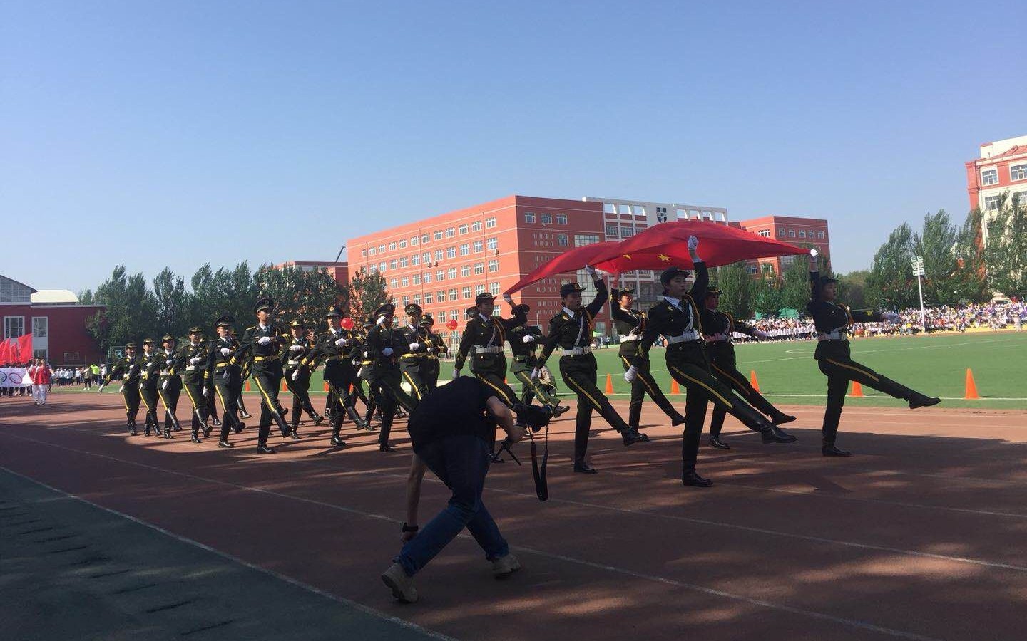 黑龙江外国语学院国旗护卫队训练+升旗+运动会开幕式