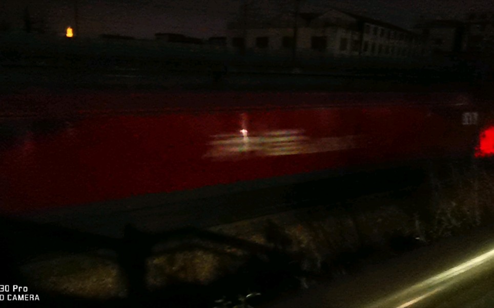 京沪线,西杭王牌Z86次列车通过观景新村机位去无锡方向!