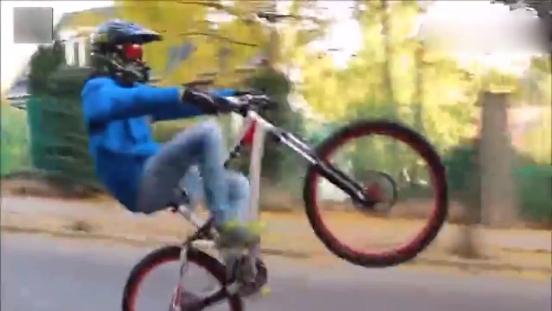 自行车达人单轮特技吊炸天