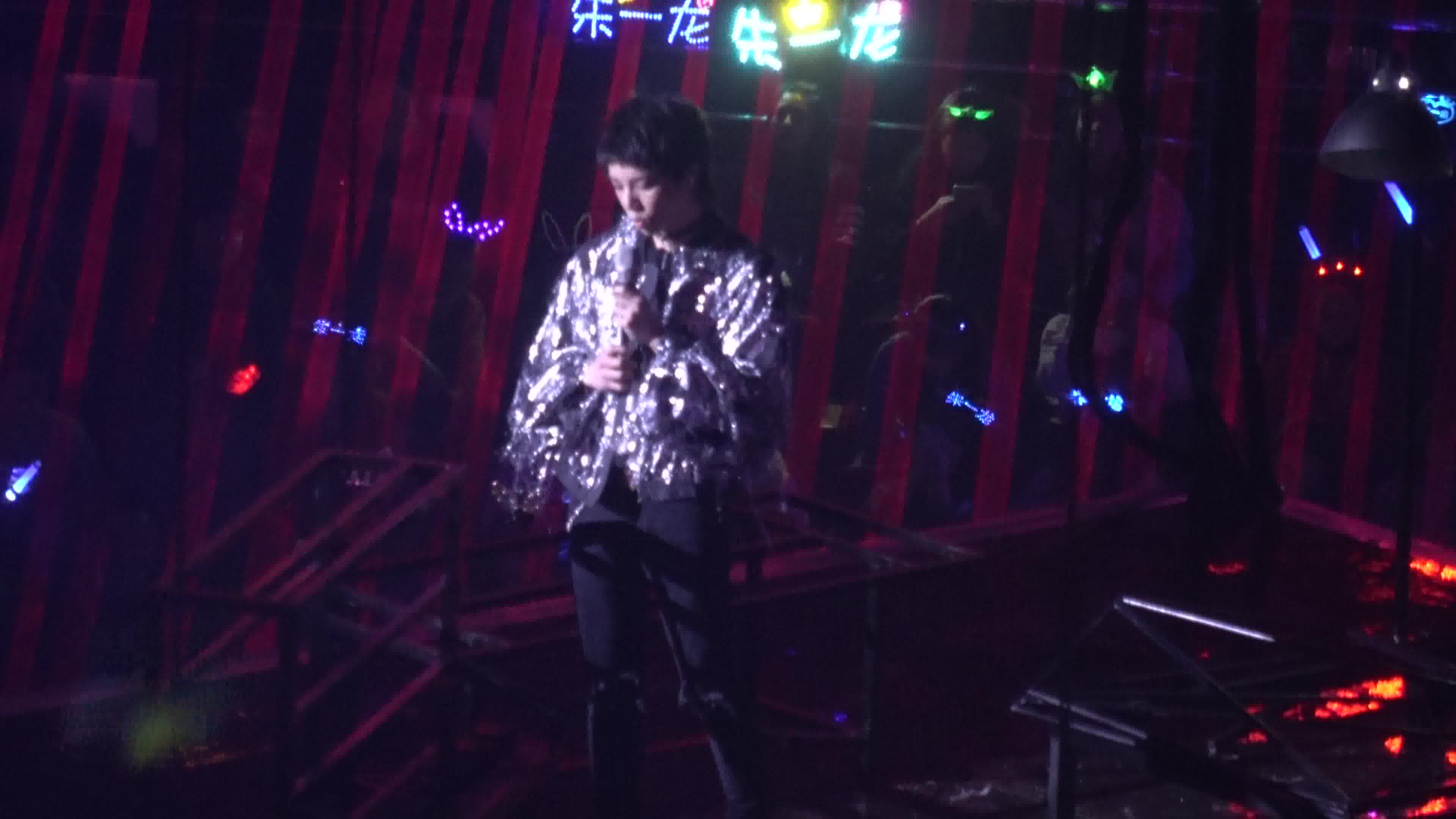 【华晨宇】20181231湖南卫视跨年演唱会饭拍全程