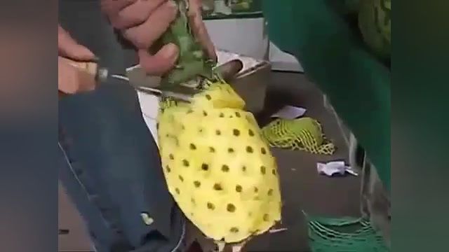 保留最多果肉的削凤梨方式 长知识!