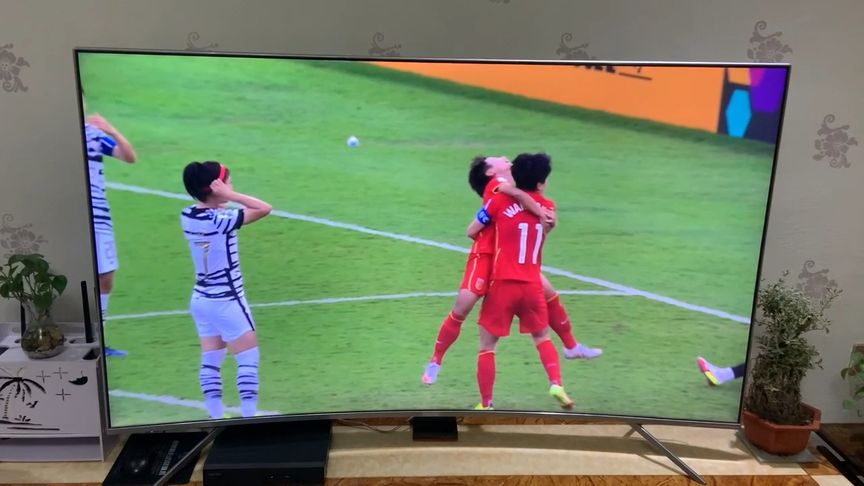 中国女足5分钟进两球,现在2:2