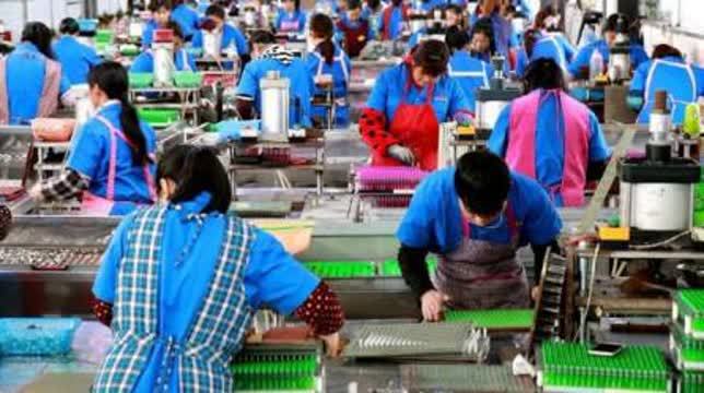 打火机是怎么生产的呢?看到工厂制作过程,卖五毛钱我...