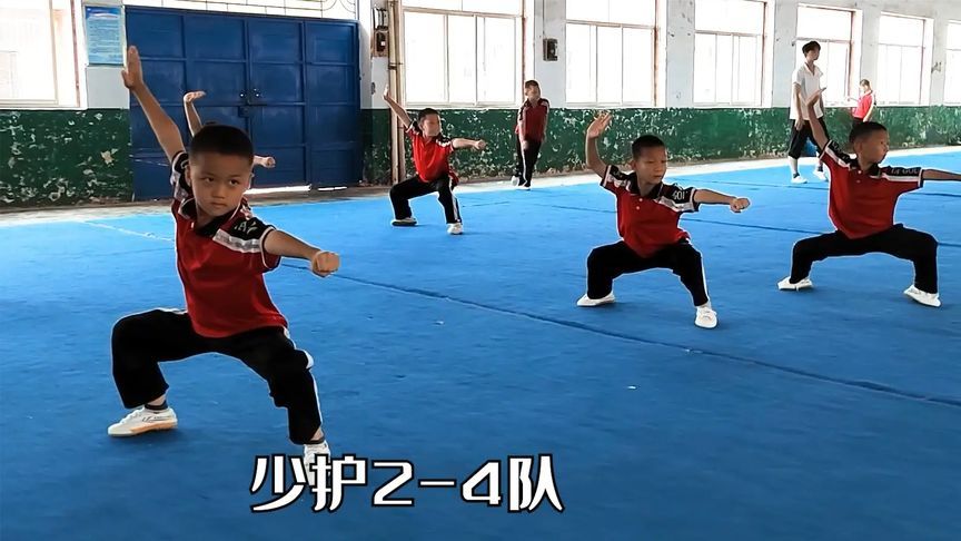 我在塔沟武校学武术:实拍塔沟小子练功画面,很有劲!