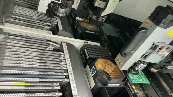 #smt贴片加工 #贴片机 #贴片 #工业自动化 #自动化设备 大量接单